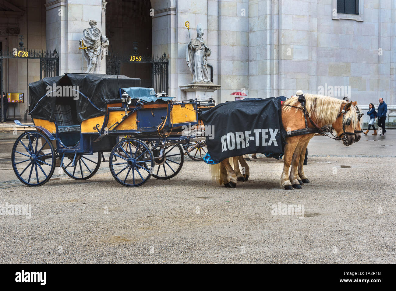 Salzburg, Austria - October 29, 2018: Traditonal horse-drawn Fiaker ...