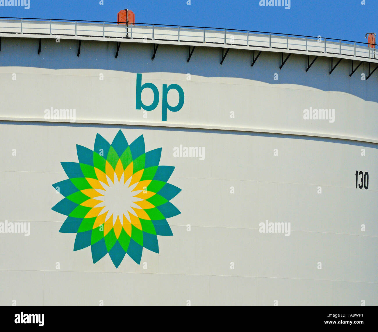 Bp oil storage tank tanks hi-res stock photography and images - Alamy