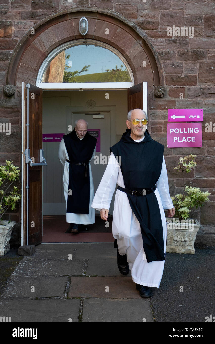 Father leonard norman hi-res stock photography and images - Alamy