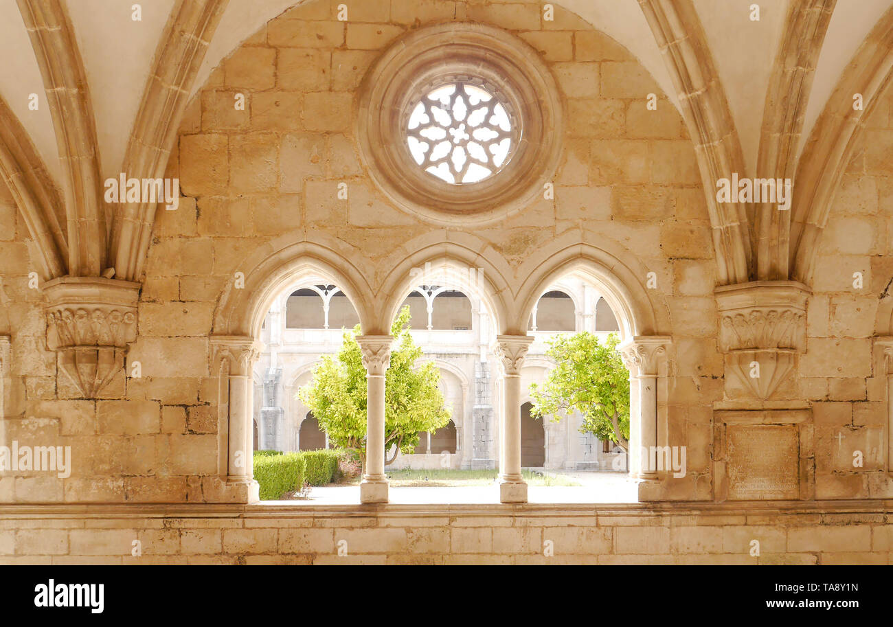 Gothic rose windows hi-res stock photography and images - Alamy