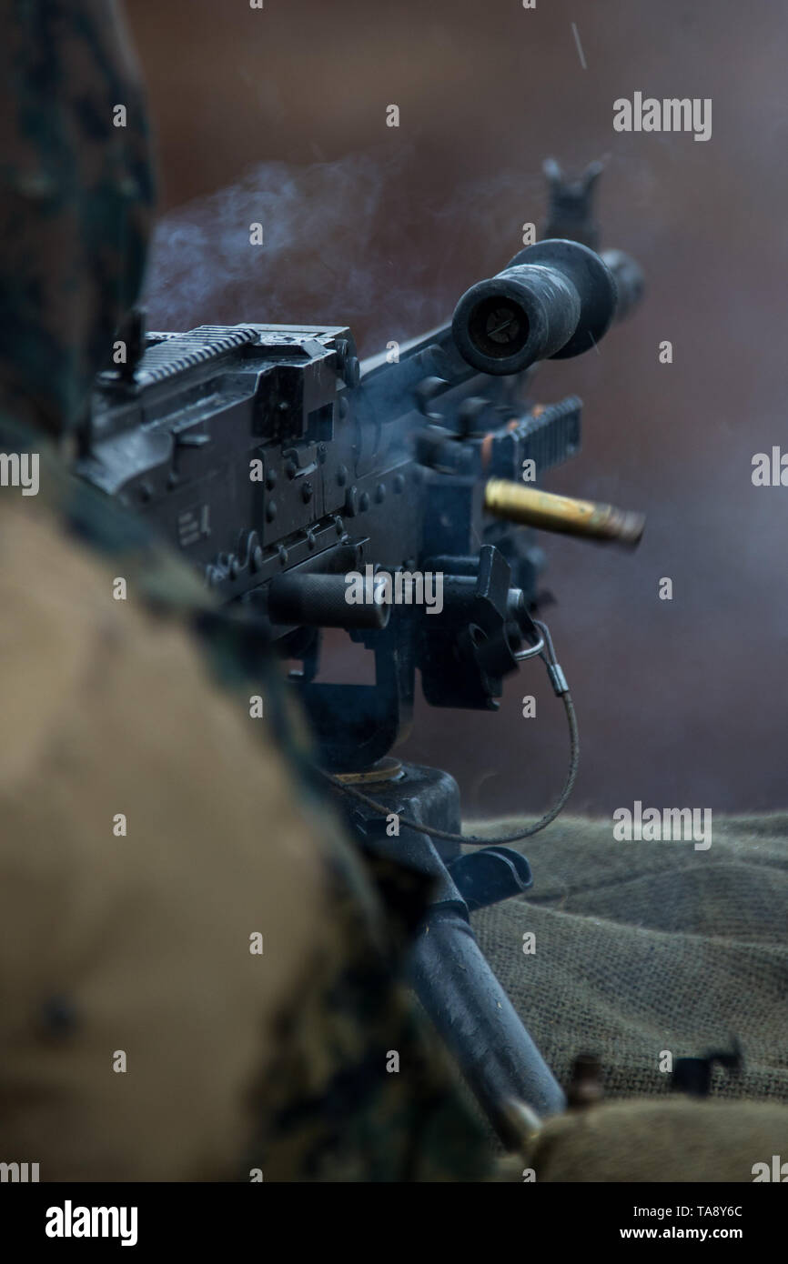 240 machine gun hi-res stock photography and images - Alamy