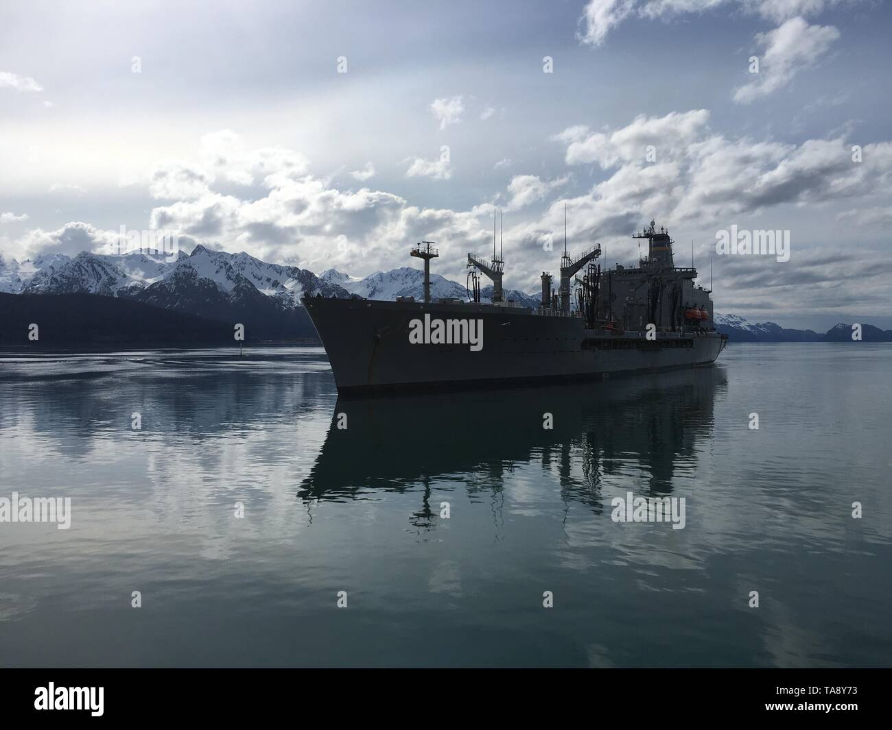 Military Sealift Command fleet replenishment oiler USNS Henry J. Kaiser ...