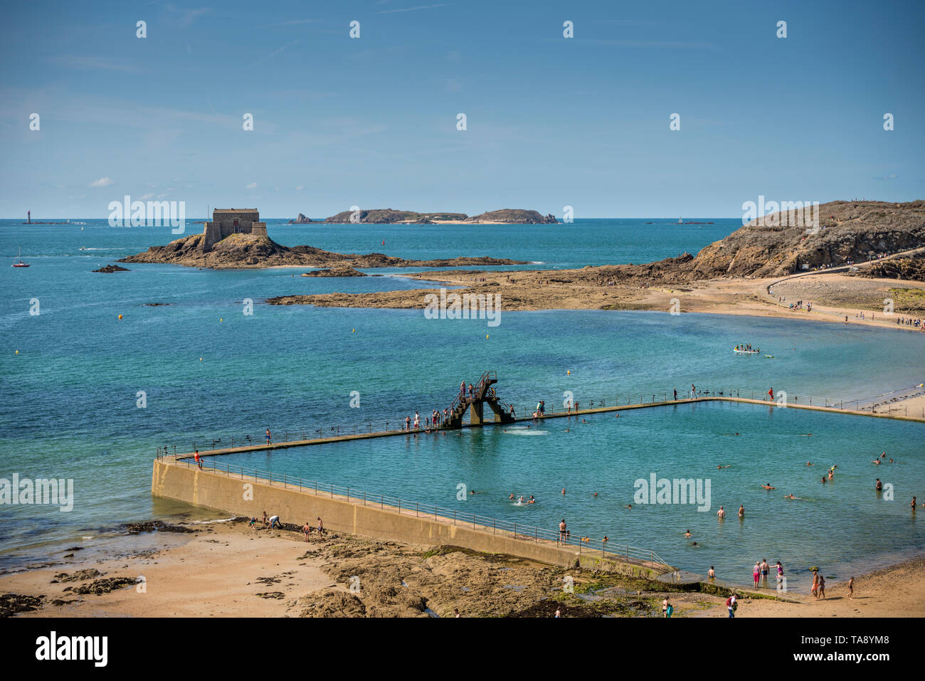 Seawater pool swimming hi-res stock photography and images - Alamy