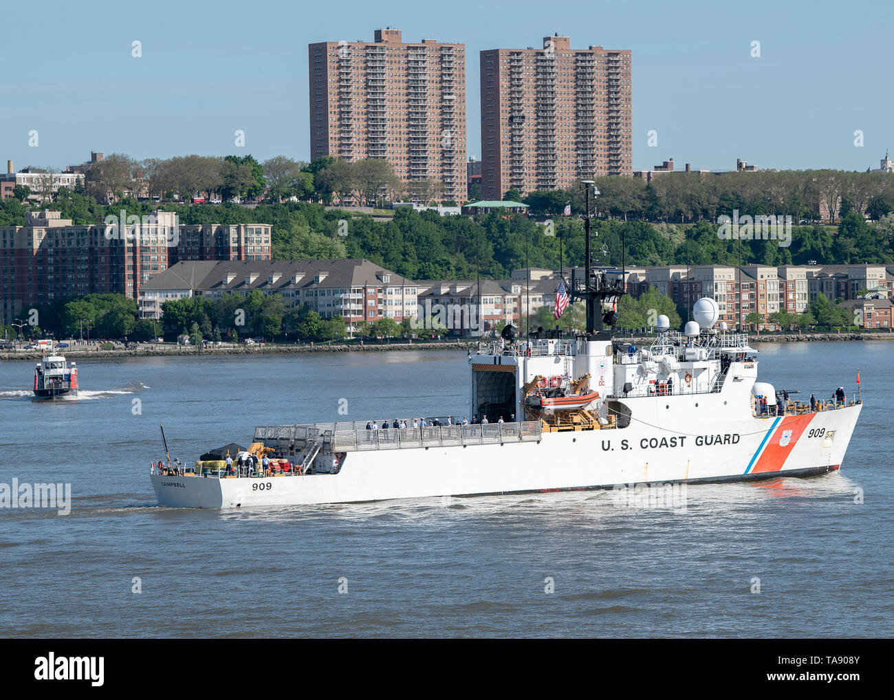 Coast guard cutter campbell hi-res stock photography and images - Alamy