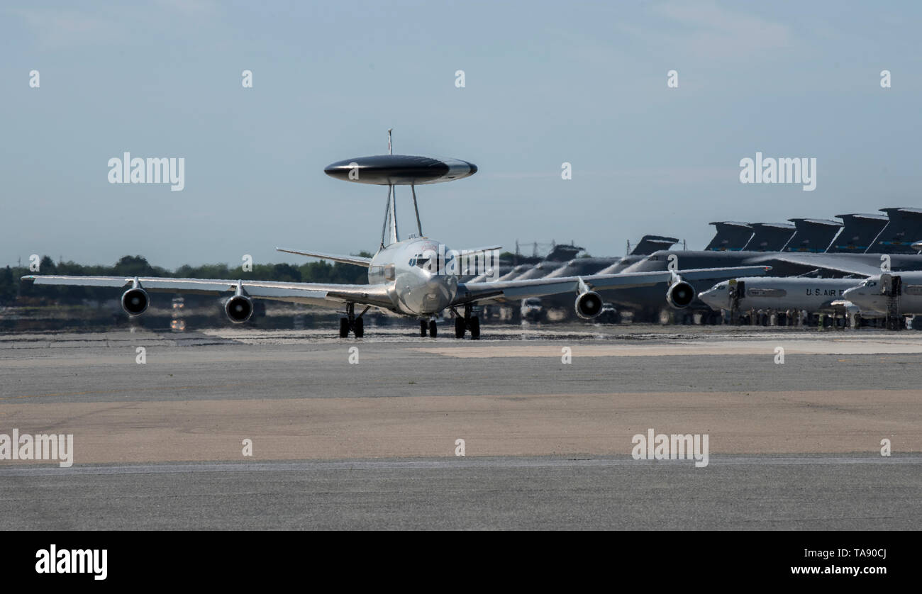 Airborne warning system hi-res stock photography and images - Alamy