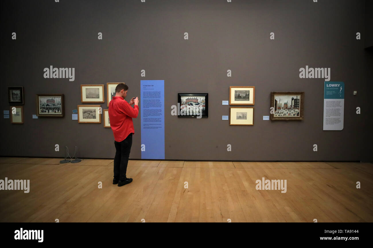 Backstreet cricket in Salford by the artist LS Lowry goes on display ...