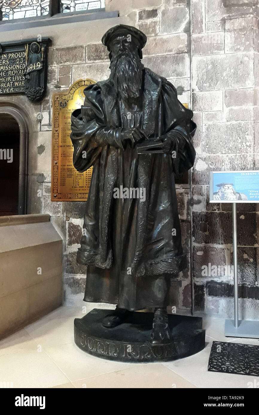 Royal Mile, St Giles Cathedral interior, the statue of John Knox ...