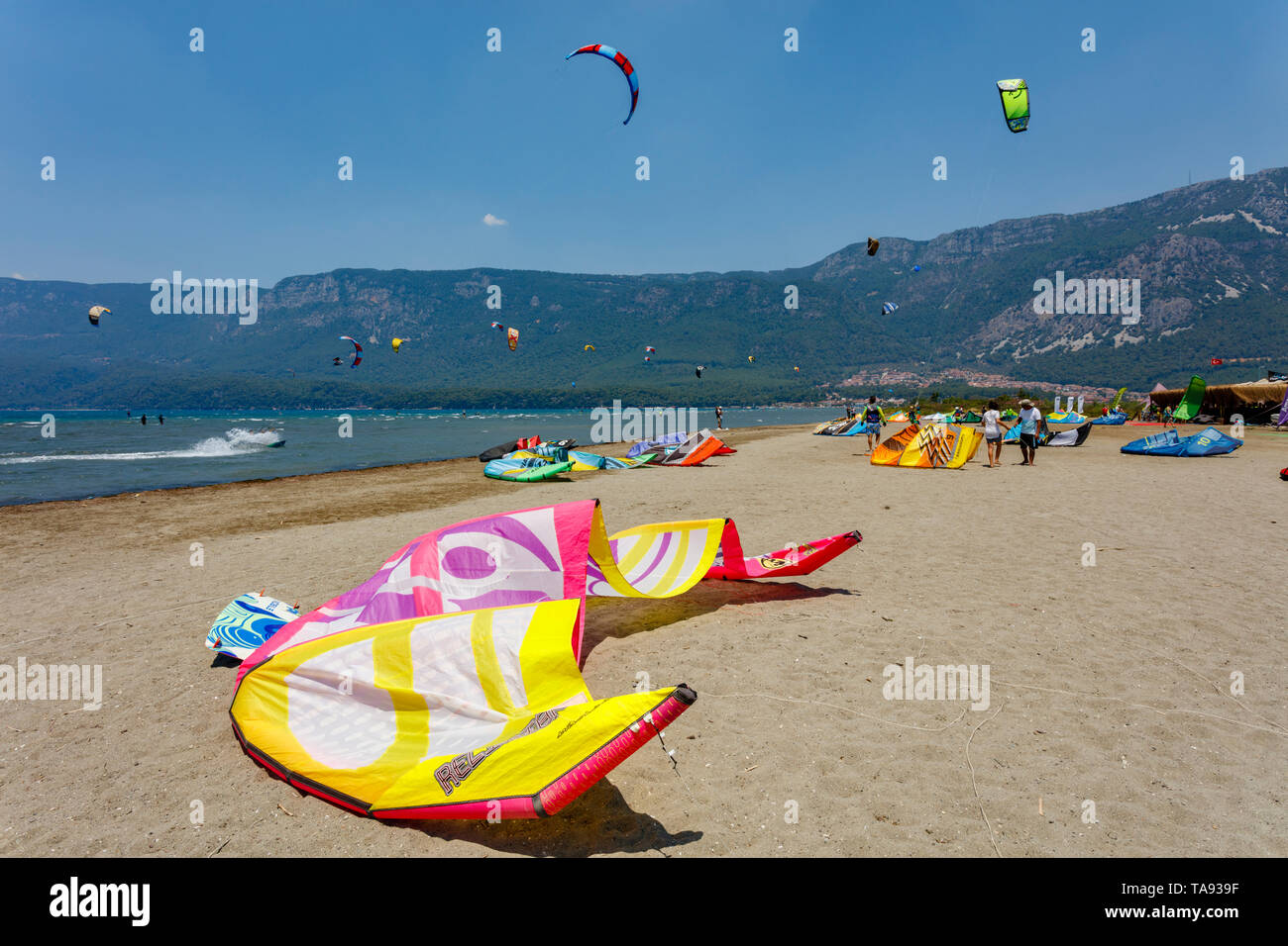 Kite surfing in Akyaka, Mugla, Turkey Stock Photo - Alamy