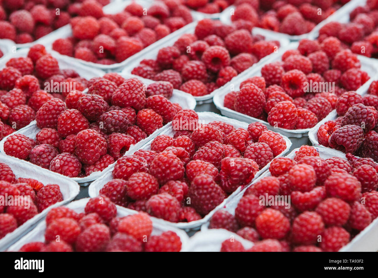 Supermarket raspberries hi-res stock photography and images - Alamy