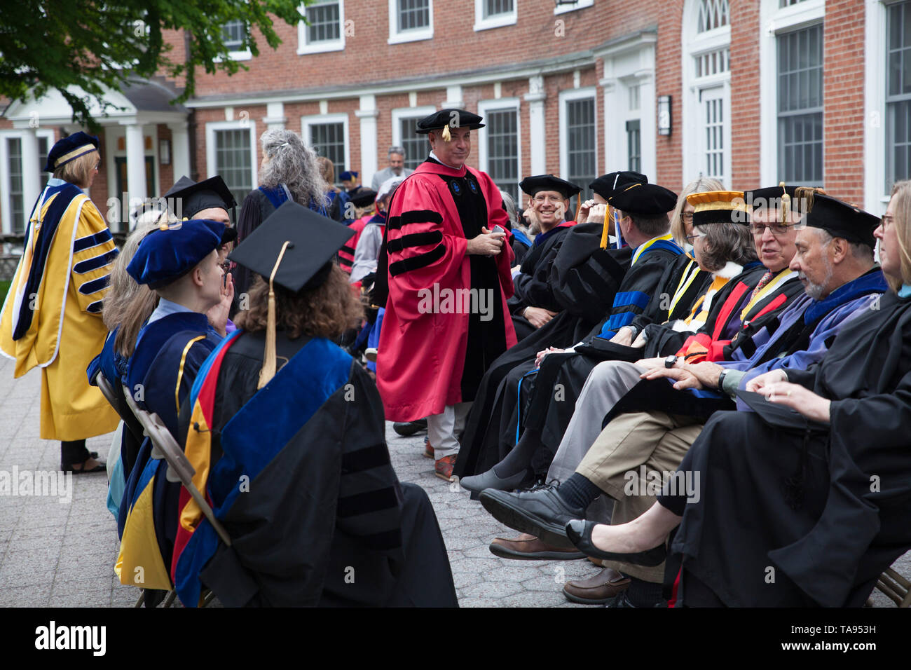 Caps and gowns graduation hi-res stock photography and images - Alamy