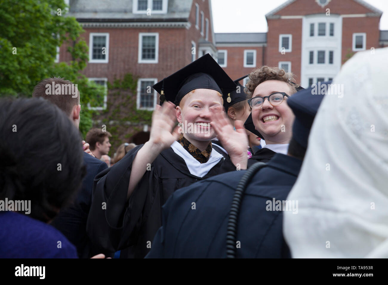 Graduating college students hi-res stock photography and images - Alamy