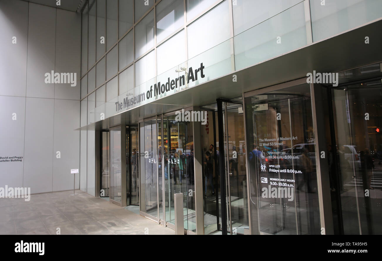 he modern art museum (MOMA) in New York . MoMa.it is an art museum ...