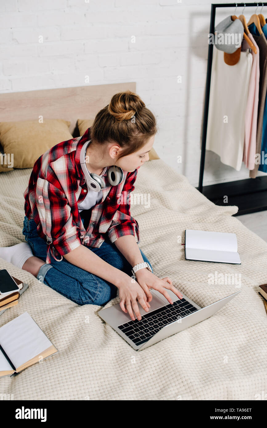 Cute teenager girl typing hi-res stock photography and images - Alamy