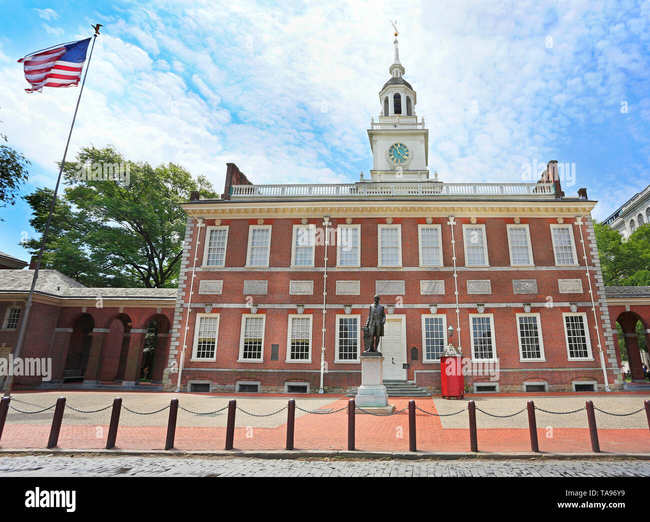 Old city hall philadelphia hi-res stock photography and images - Alamy