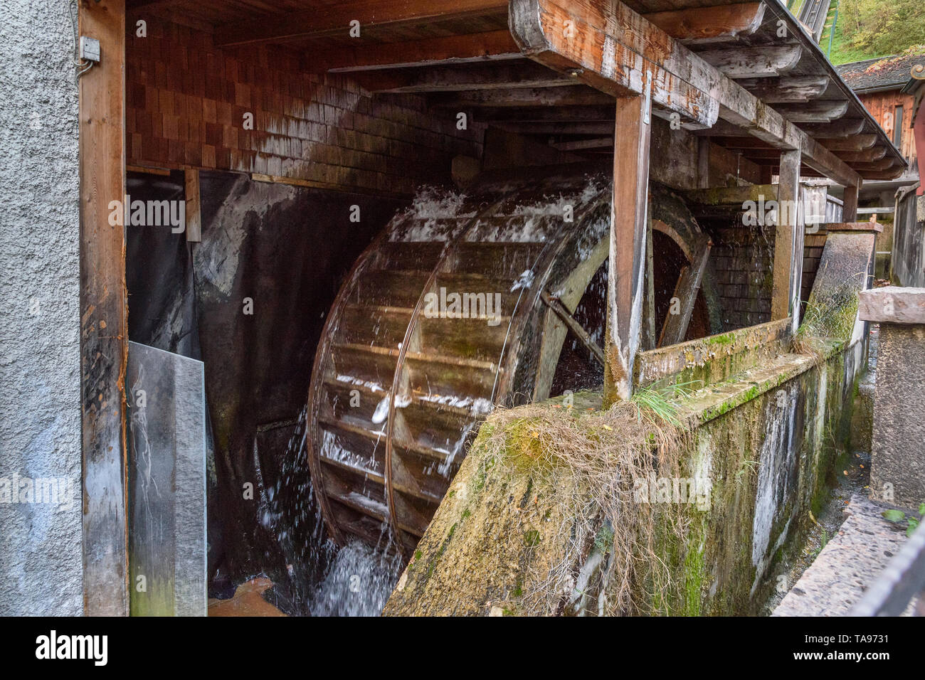 Water wheel historic medieval mill hi-res stock photography and images ...