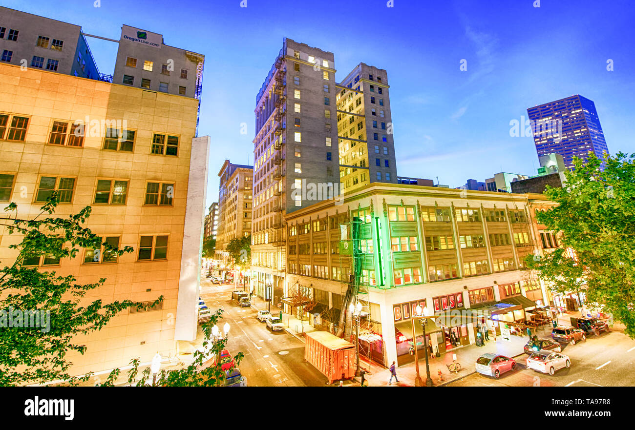 PORTLAND, OR - AUGUST 19, 2017: City streets at night. Portland ...