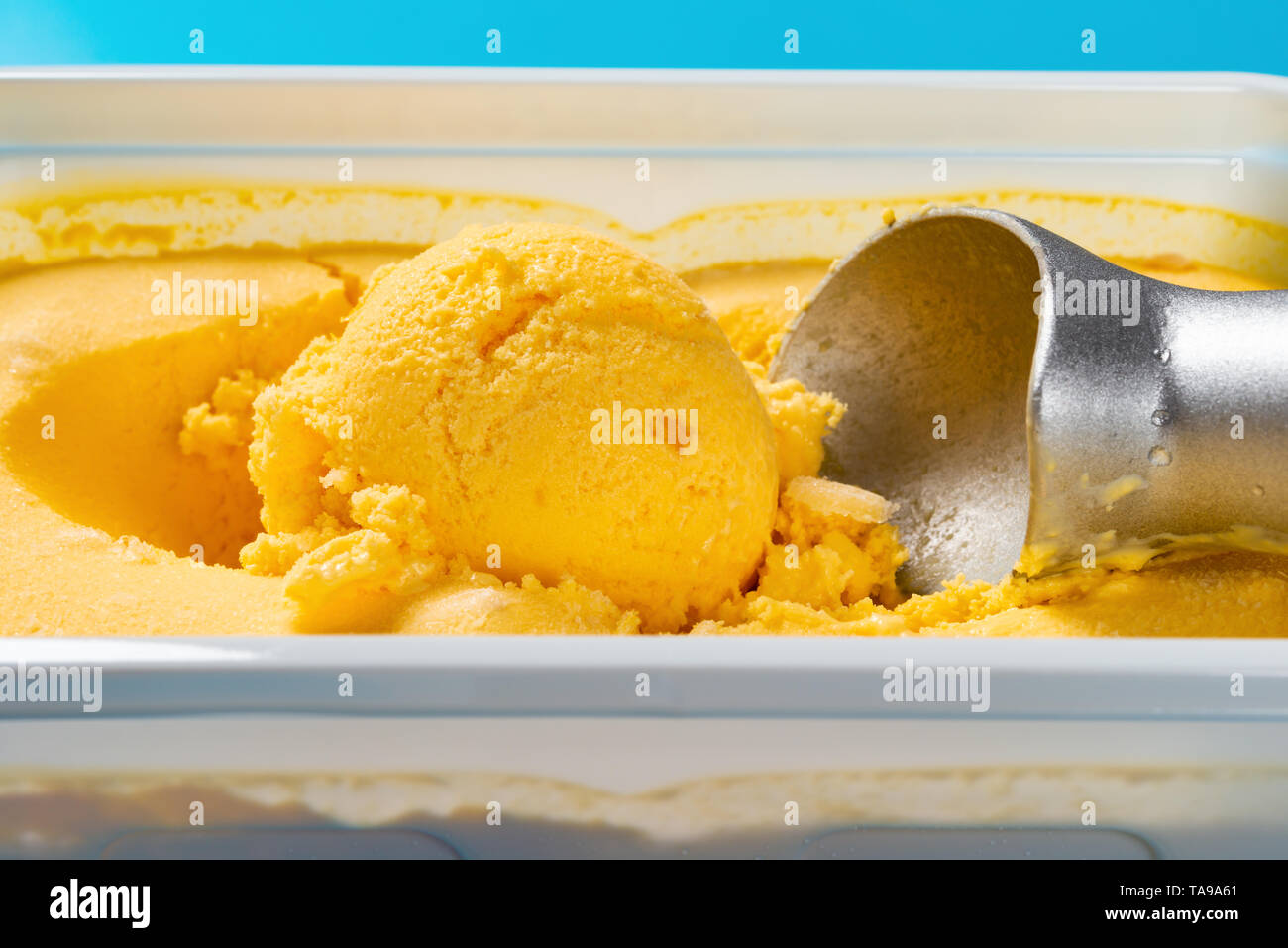 Mango gelato with mango hi-res stock photography and images - Alamy