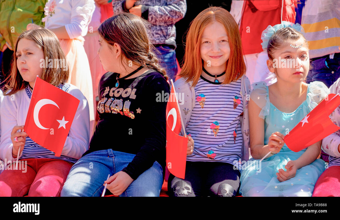 Turkish girls hi-res stock photography and images - Alamy