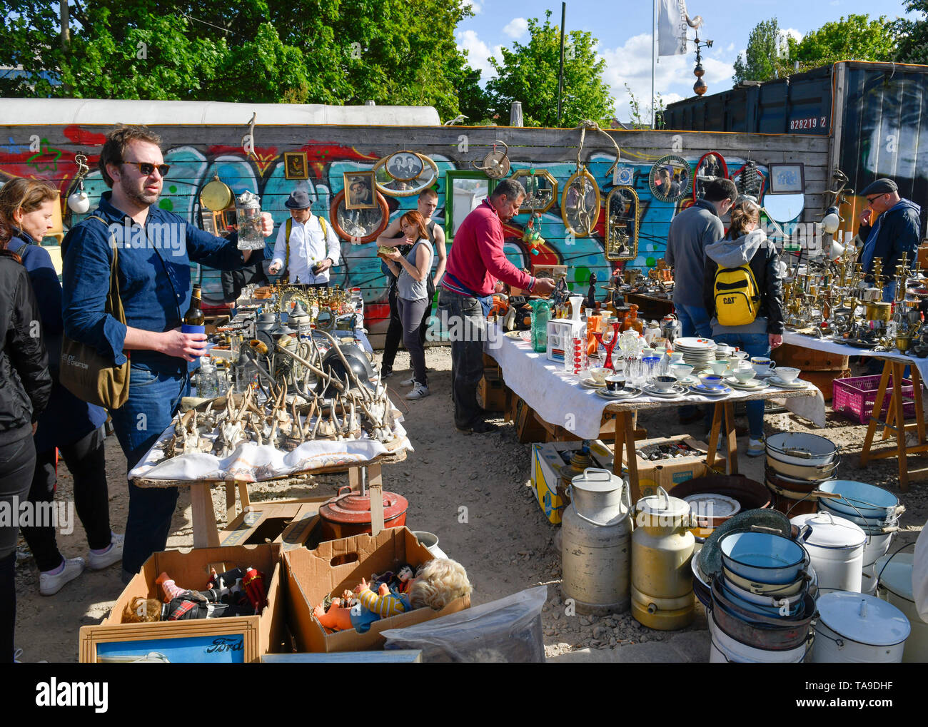 Flea market in the wall park, Prenzlauer mountain, Pankow, Berlin ...