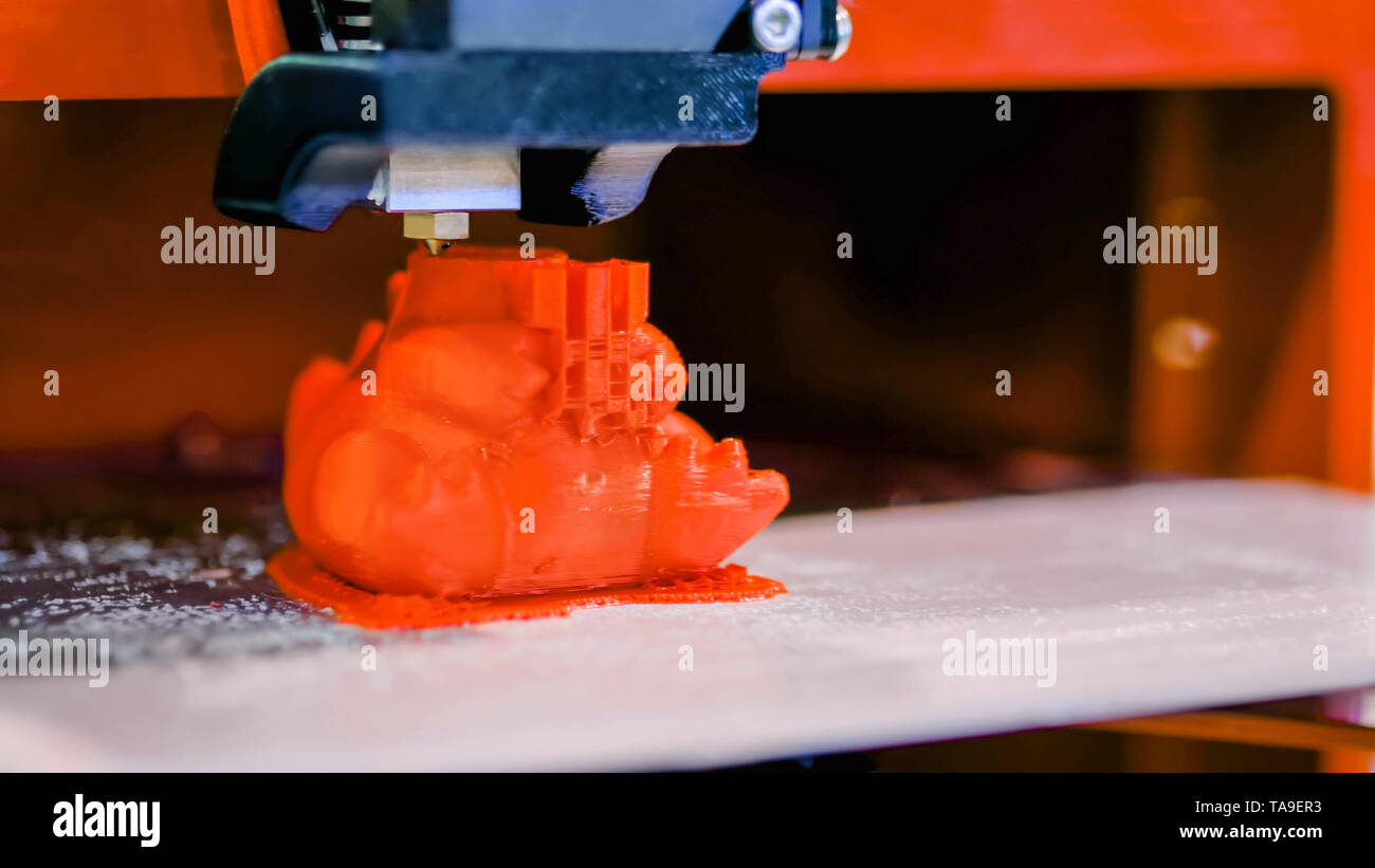 Automatic three dimensional 3D printer machine printing plastic model ...