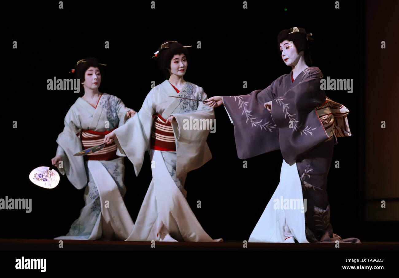 Tokyo, Japan. 22nd May, 2019. Japan's geisha perform Japanese ...