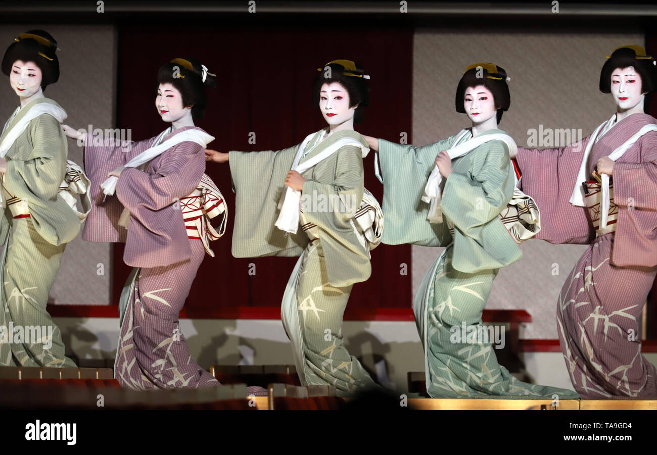 Tokyo, Japan. 22nd May, 2019. Japan's geisha perform Japanese ...