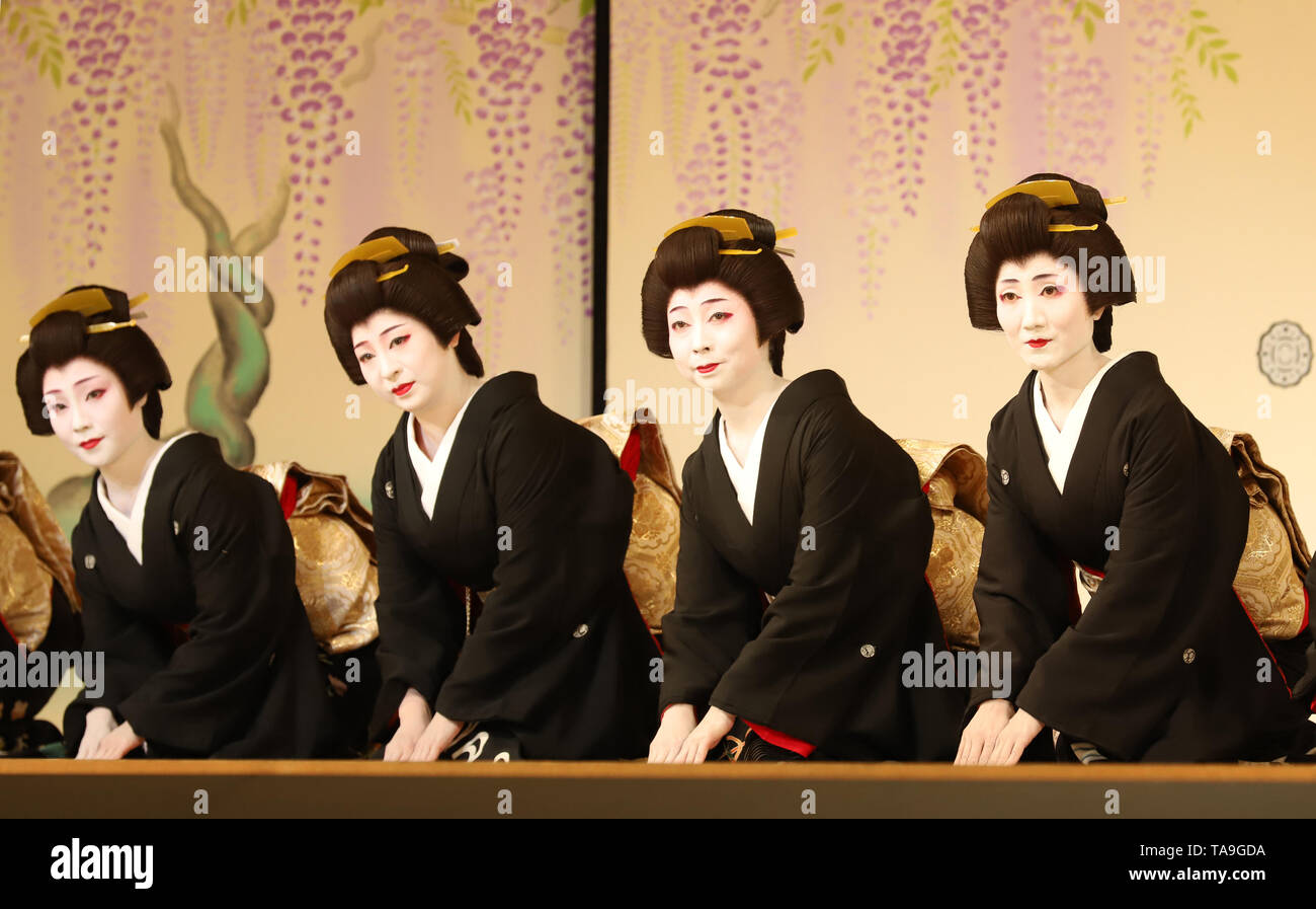Tokyo, Japan. 22nd May, 2019. Japan's geisha perform Japanese ...