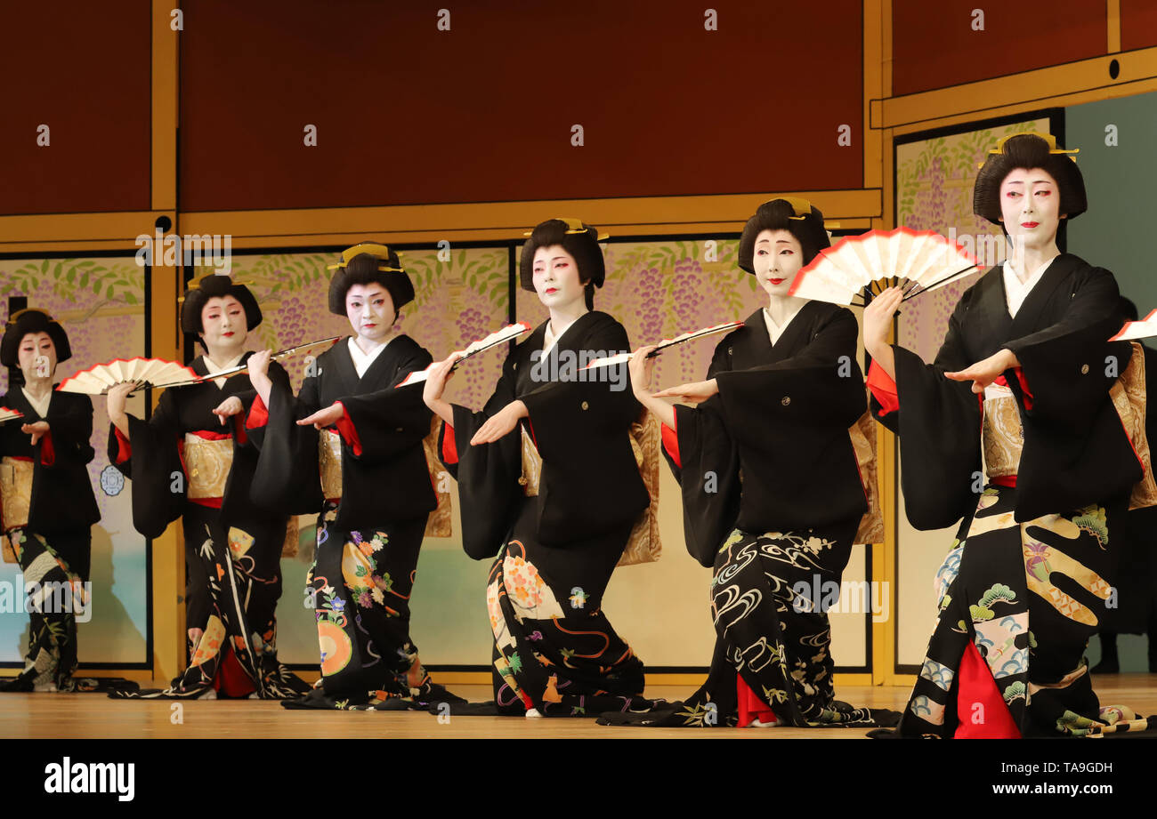 Tokyo, Japan. 22nd May, 2019. Japan's geisha perform Japanese ...