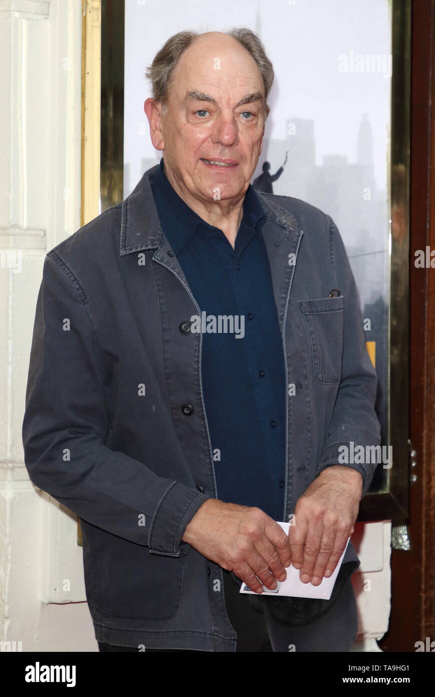 Lehman trilogy theatre hi-res stock photography and images - Alamy