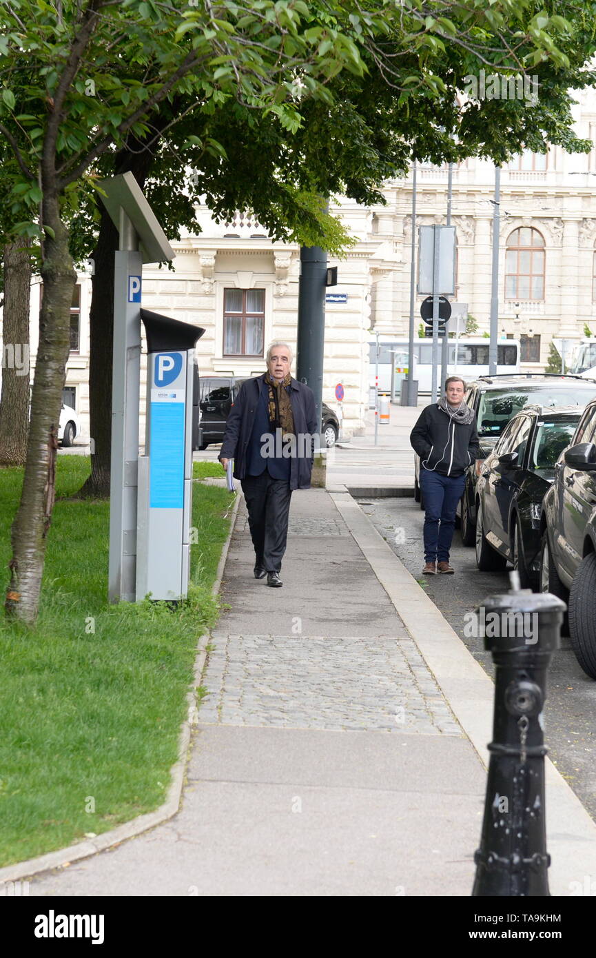 Dr karl renner ring vienna hi-res stock photography and images - Alamy