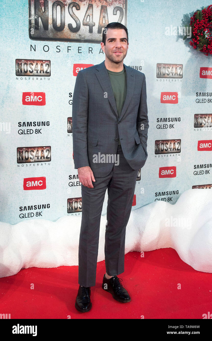 Zachary quinto sylar hi-res stock photography and images - Alamy