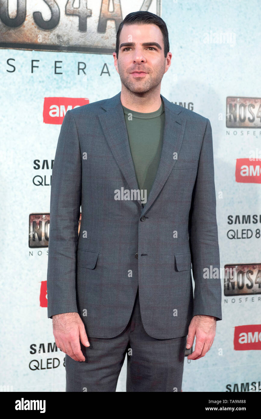 Zachary quinto sylar hi-res stock photography and images - Alamy