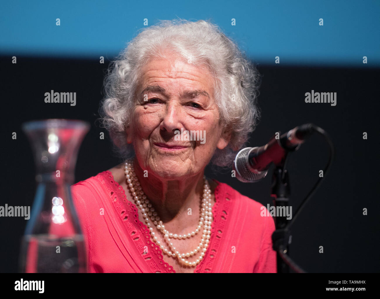 Judith kerr and children hi-res stock photography and images - Alamy