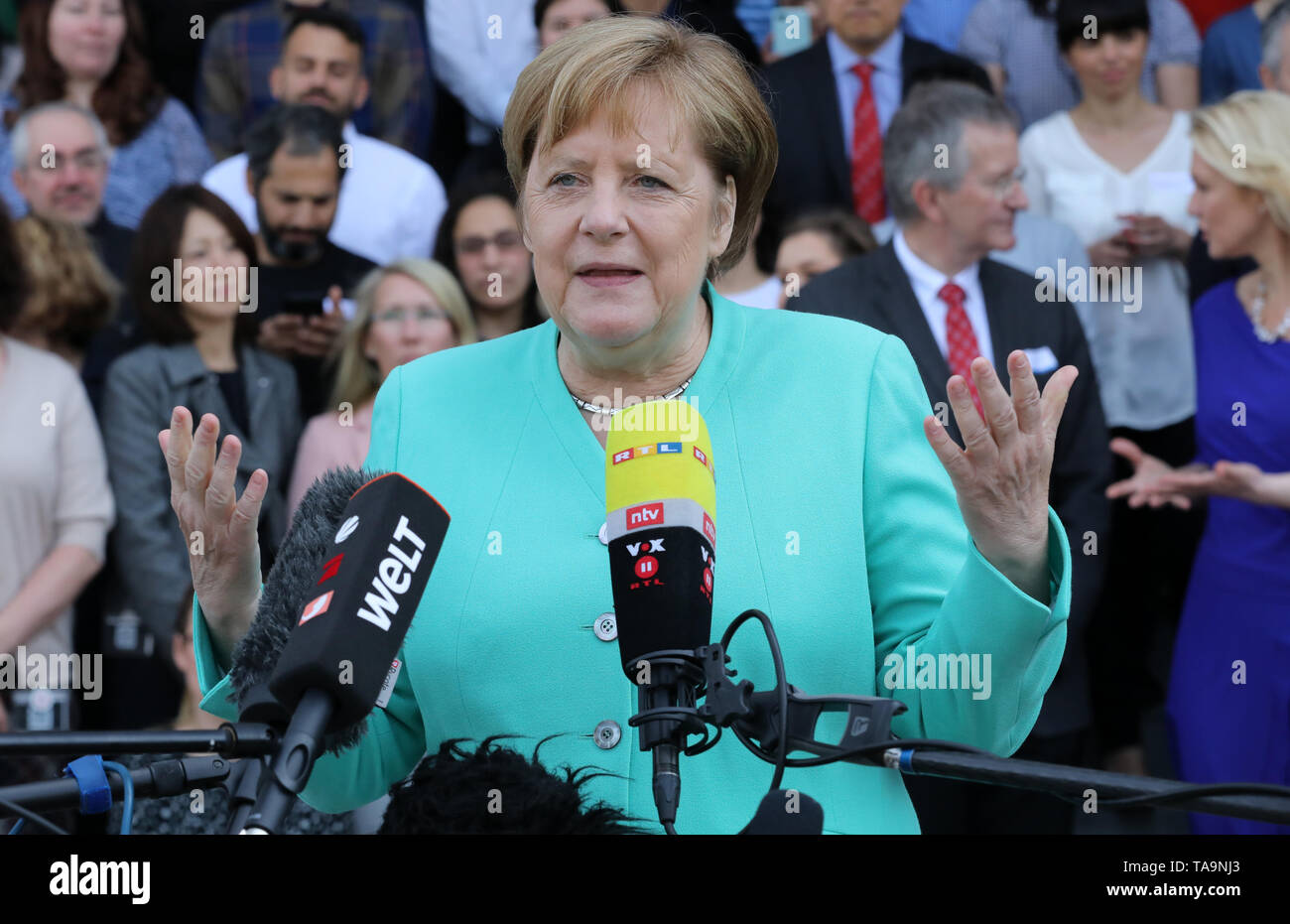 Rostock, Germany. 23rd May, 2019. At the end of her visit to the ...