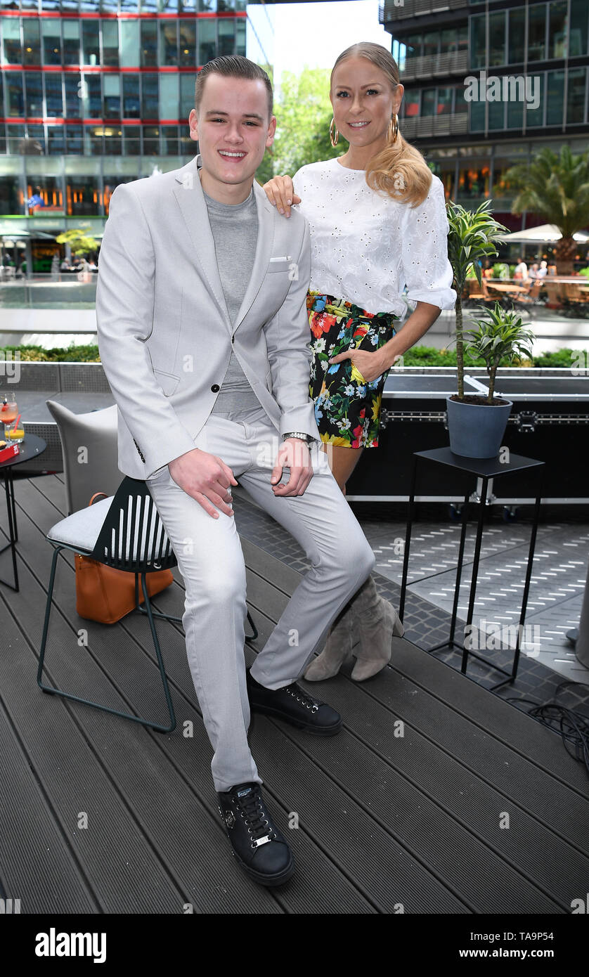 Berlin, Germany. 23rd May, 2019. Jenny Elvers and her son Paul at the ...