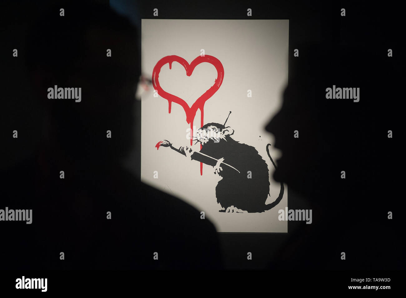 Malaga, Spain. 23rd May, 2019. Visitors seen looking at a painting ...