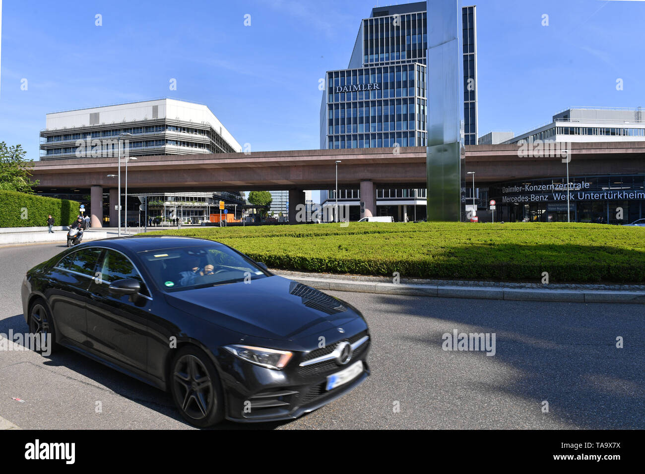 Daimler corporate headquarters hi-res stock photography and images - Alamy