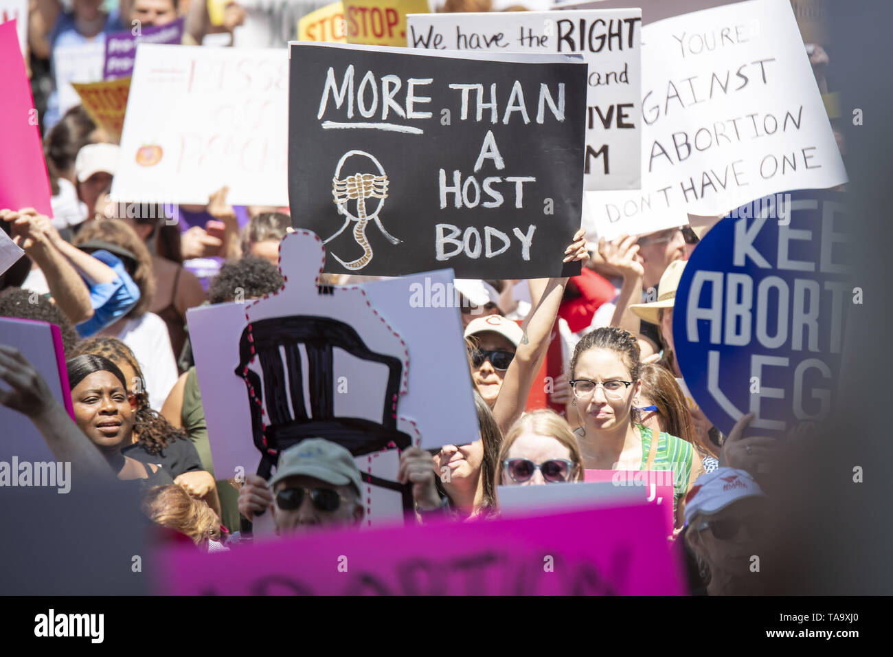 Atlanta, Georgia, USA. 21st May, 2019. Hundreds of protesters gathered ...