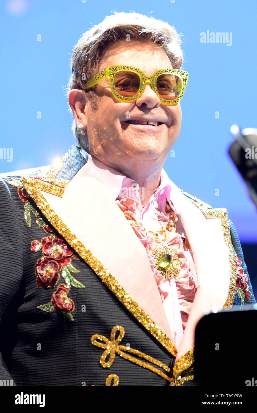 Elton John performs live on stage during the 'Farewell Yellow Brick ...