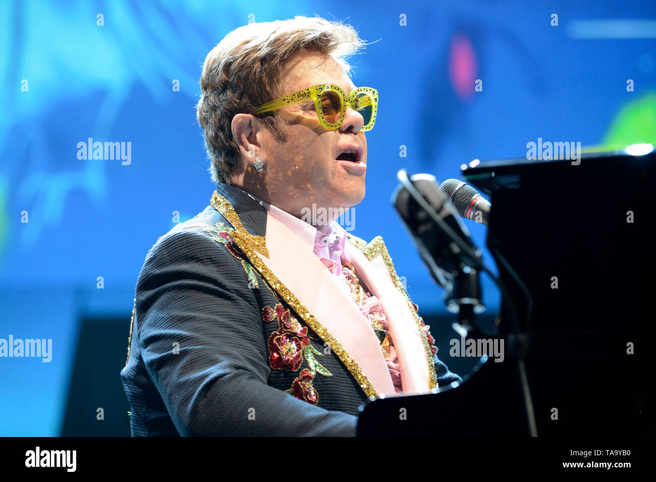Elton John performs live on stage during the 'Farewell Yellow Brick ...