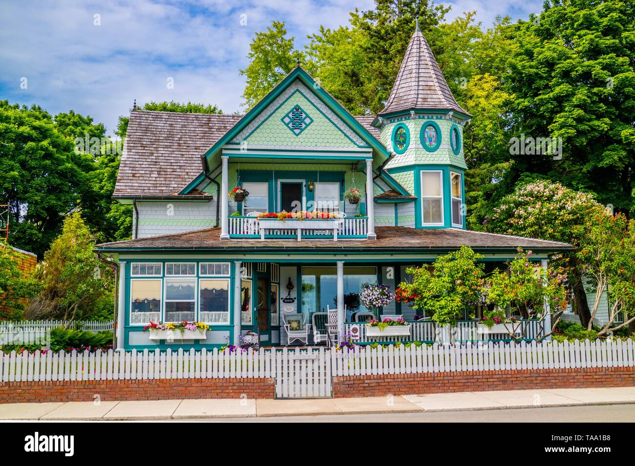 Construct residences hi-res stock photography and images - Alamy