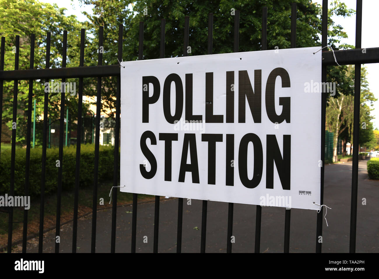 Polling station signage hi-res stock photography and images - Alamy