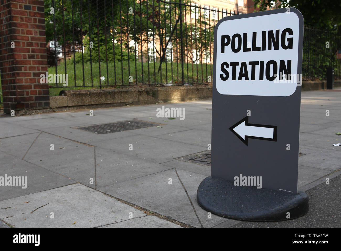 Stamford station sign hi-res stock photography and images - Alamy