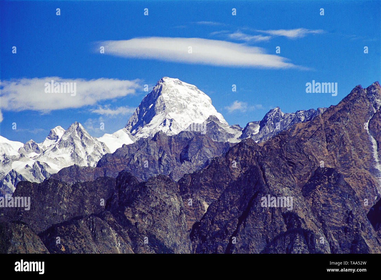 Nilgiri peak, Auli, Himalayan ski resort, hill station, Nanda Devi, Nar ...