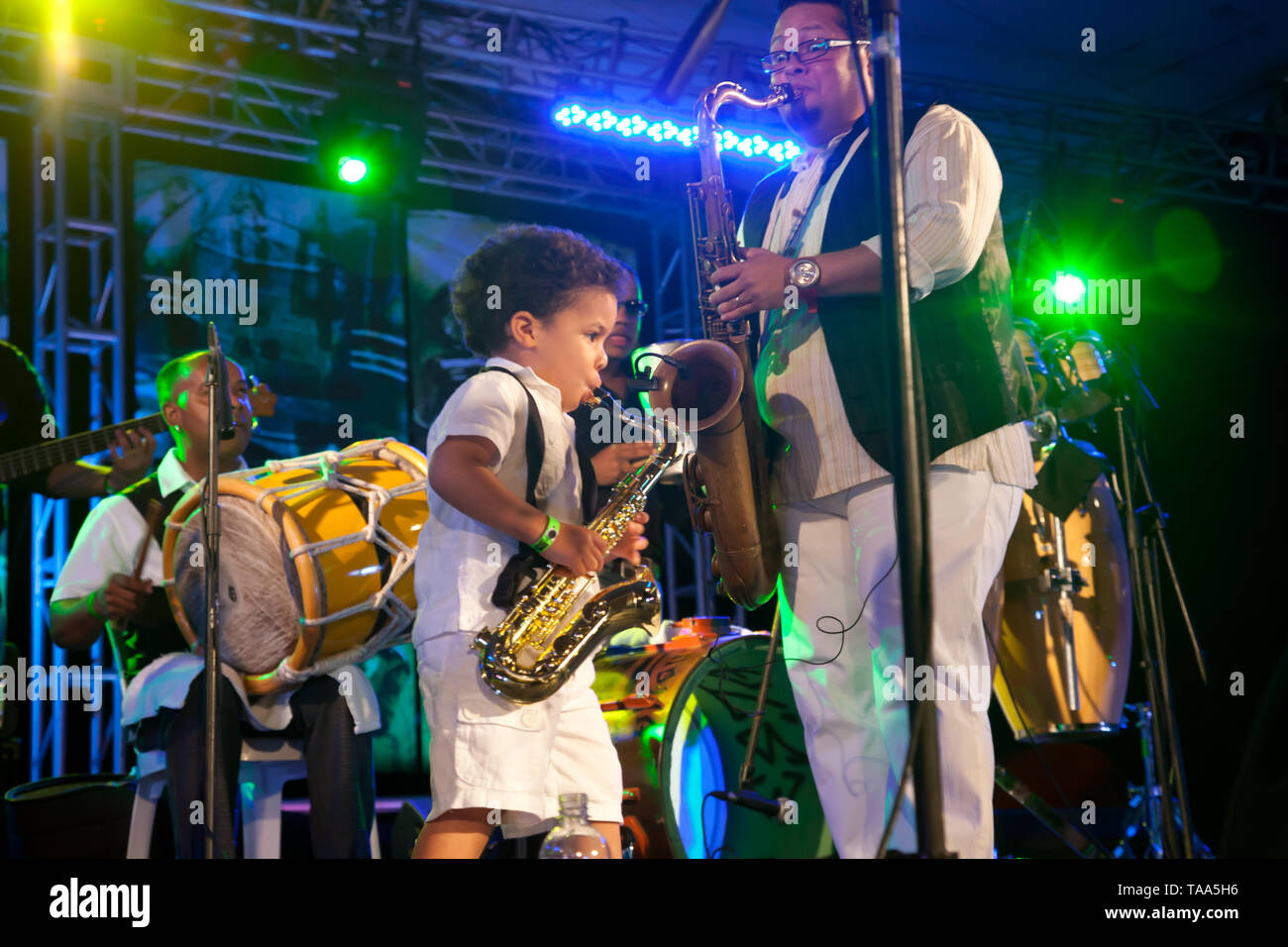 Concert artist festival music hi-res stock photography and images - Alamy