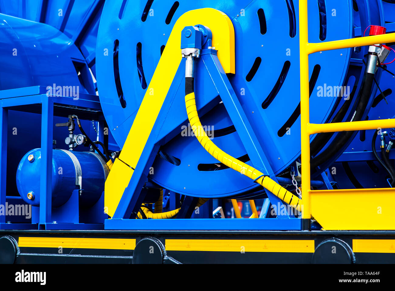 Field buckling hi-res stock photography and images - Alamy