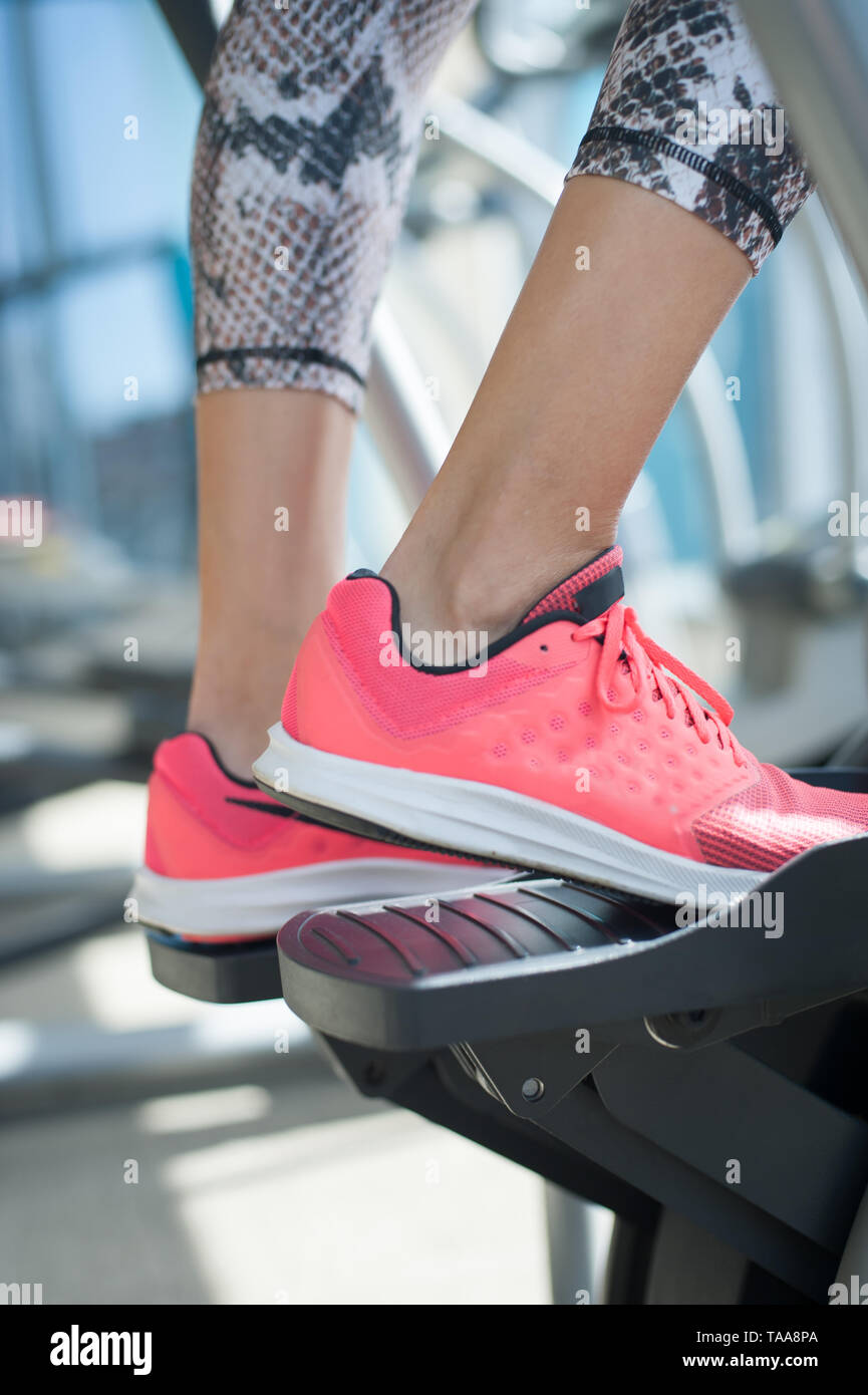 Stepper machine woman hi-res stock photography and images - Alamy
