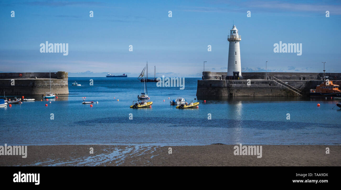 Donaghadee harbour and lighthouse Stock Photo - Alamy