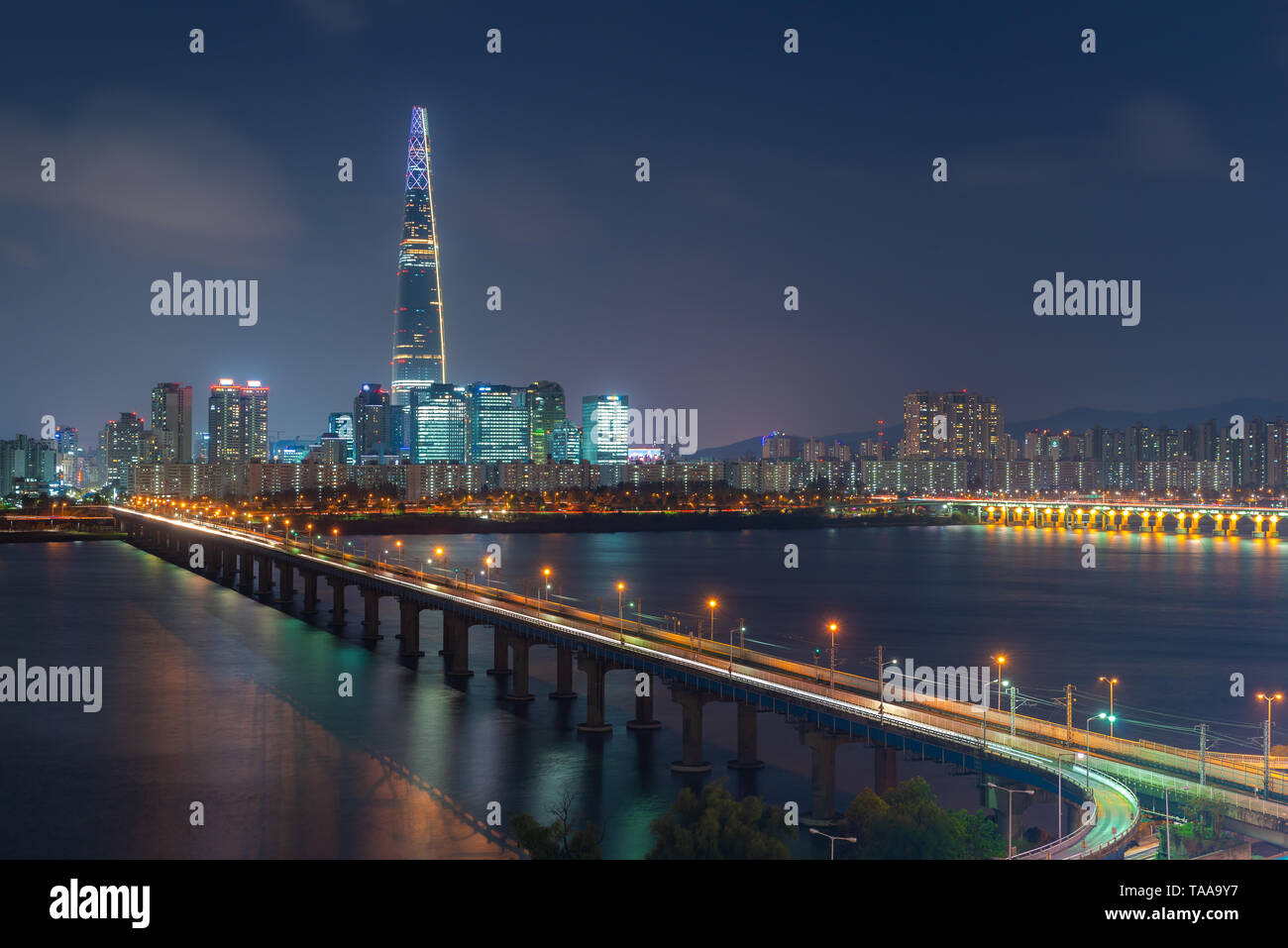 Han river bridge seoul tower hi-res stock photography and images - Alamy