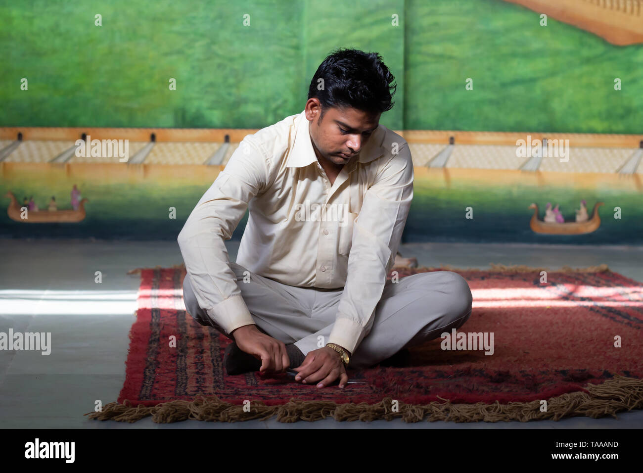 Rug weaving india hi-res stock photography and images - Alamy